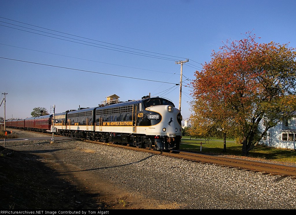 NS 955 OCS hitting the crossing at CP Lees Cross Roads